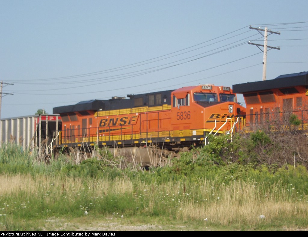 BNSF 5836
